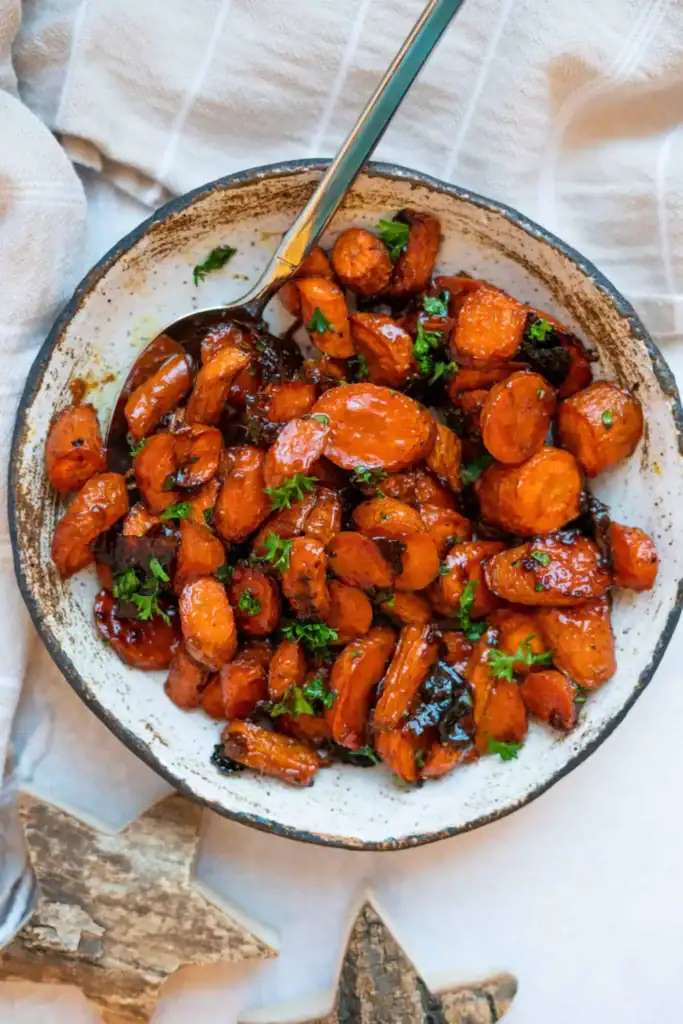 Easy Easter Side Dishes (Simple Recipes for Brunch, Dinner & Potlucks)